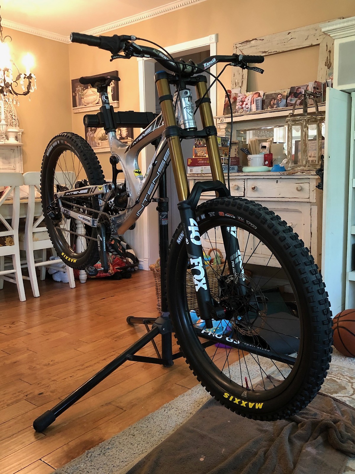 Intense M9 FRO - Faster Than U's Bike Check - Vital MTB