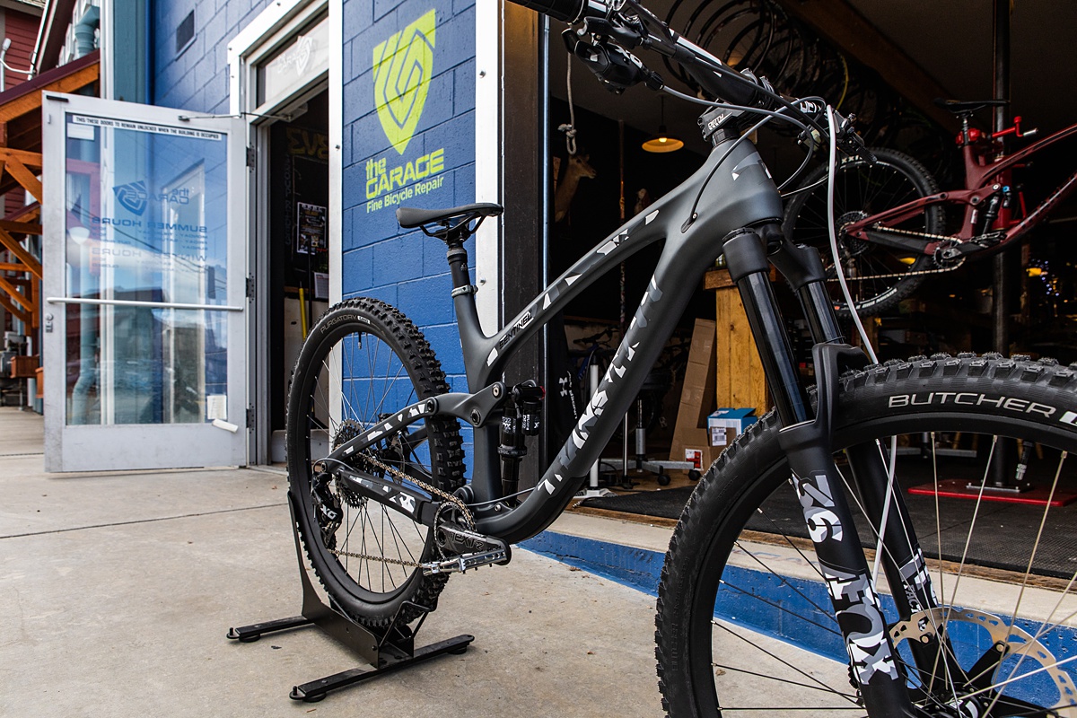 Cole's Urban Camo Sentinel - The Garage's Bike Check - Vital MTB