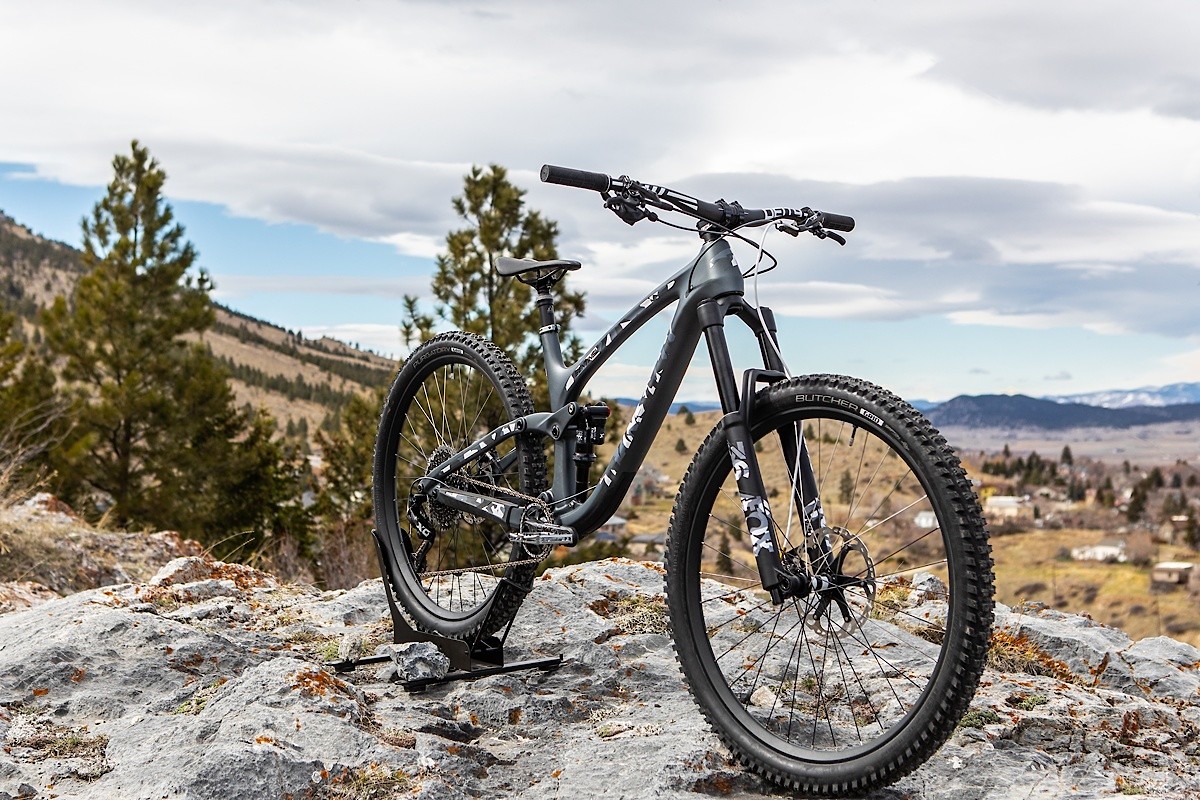 Cole's Urban Camo Sentinel - The Garage's Bike Check - Vital MTB