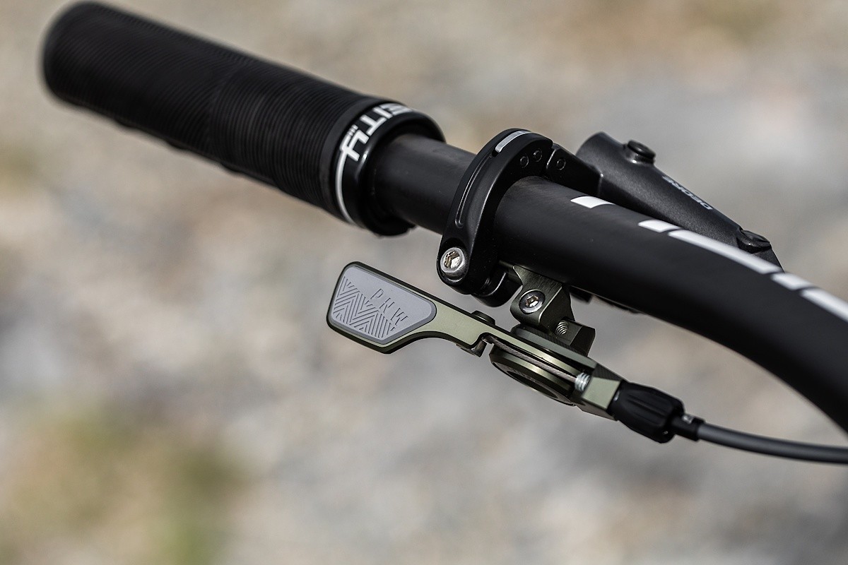 Cole's Urban Camo Sentinel - The Garage's Bike Check - Vital MTB