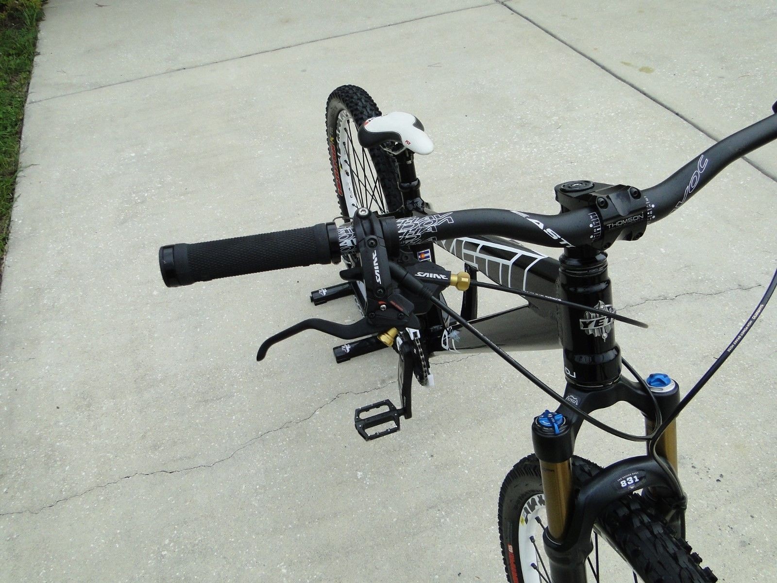 Yeti DJ - itrytofly's Bike Check - Vital MTB