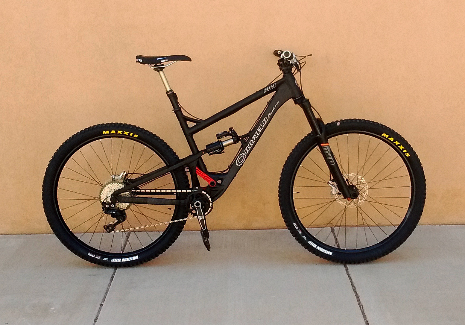 Canfield Riot - beerdrinker's Bike Check - Vital MTB