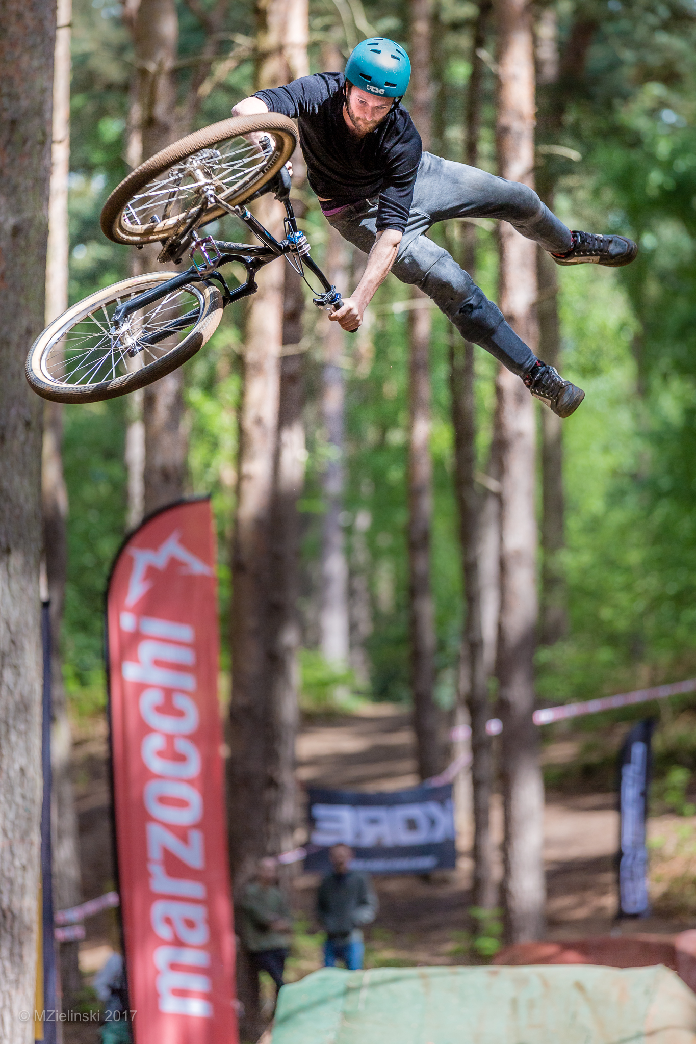 Clinton Johns. dialled Tail whip. - mzed - Mountain Biking Pictures ...