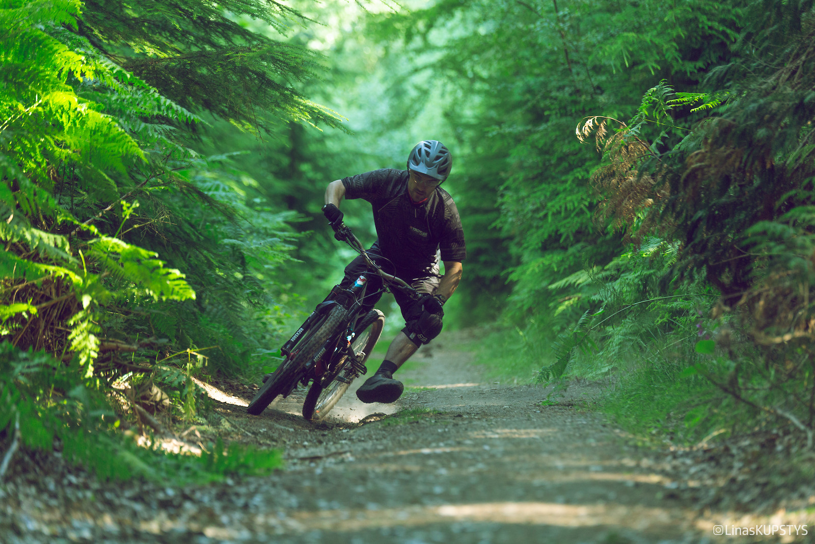 Fireroad fun 2 - linask24 - Mountain Biking Pictures - Vital MTB