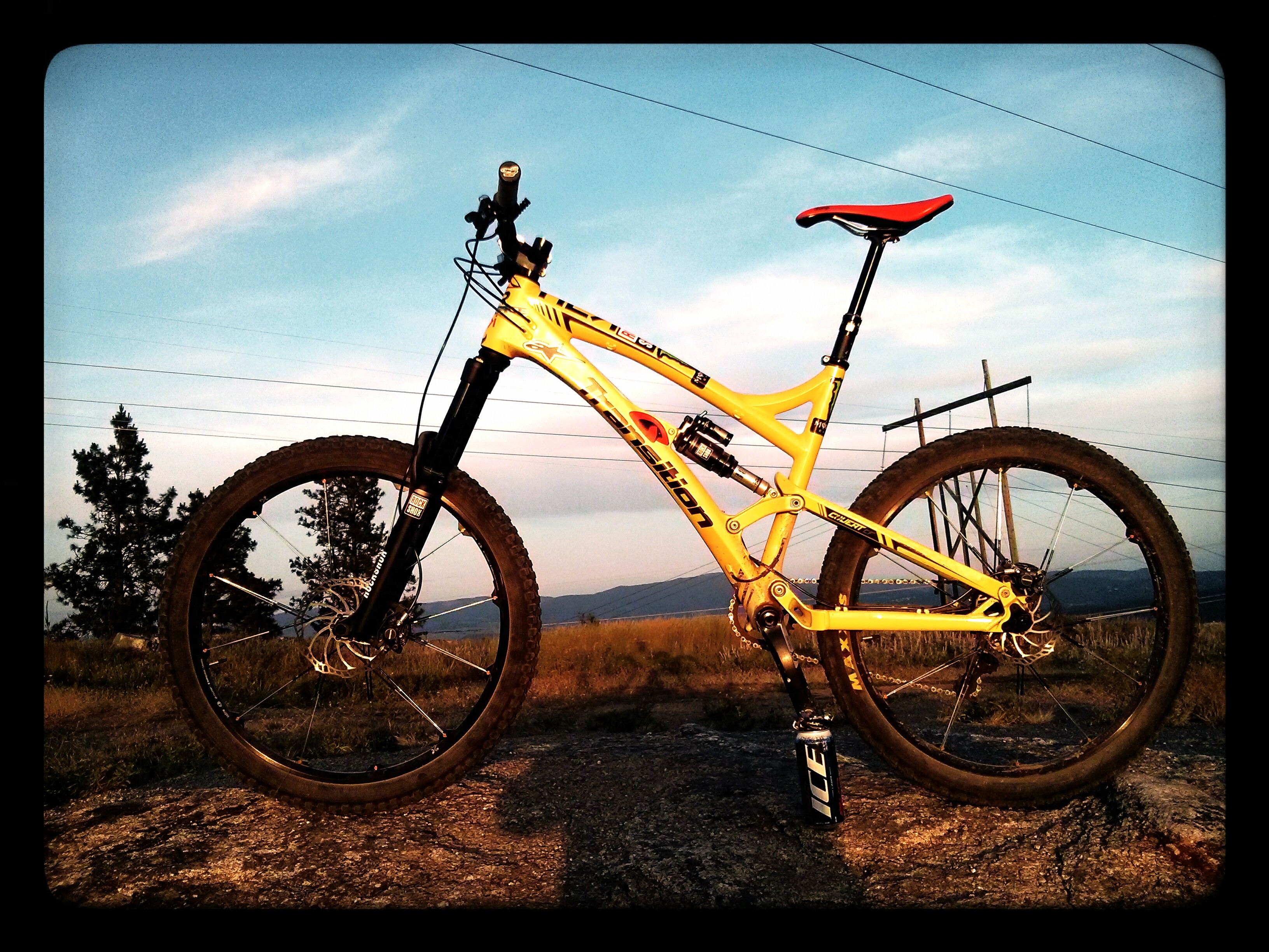 Transition Covert Carbon - TamiJean's Bike Check - Vital MTB