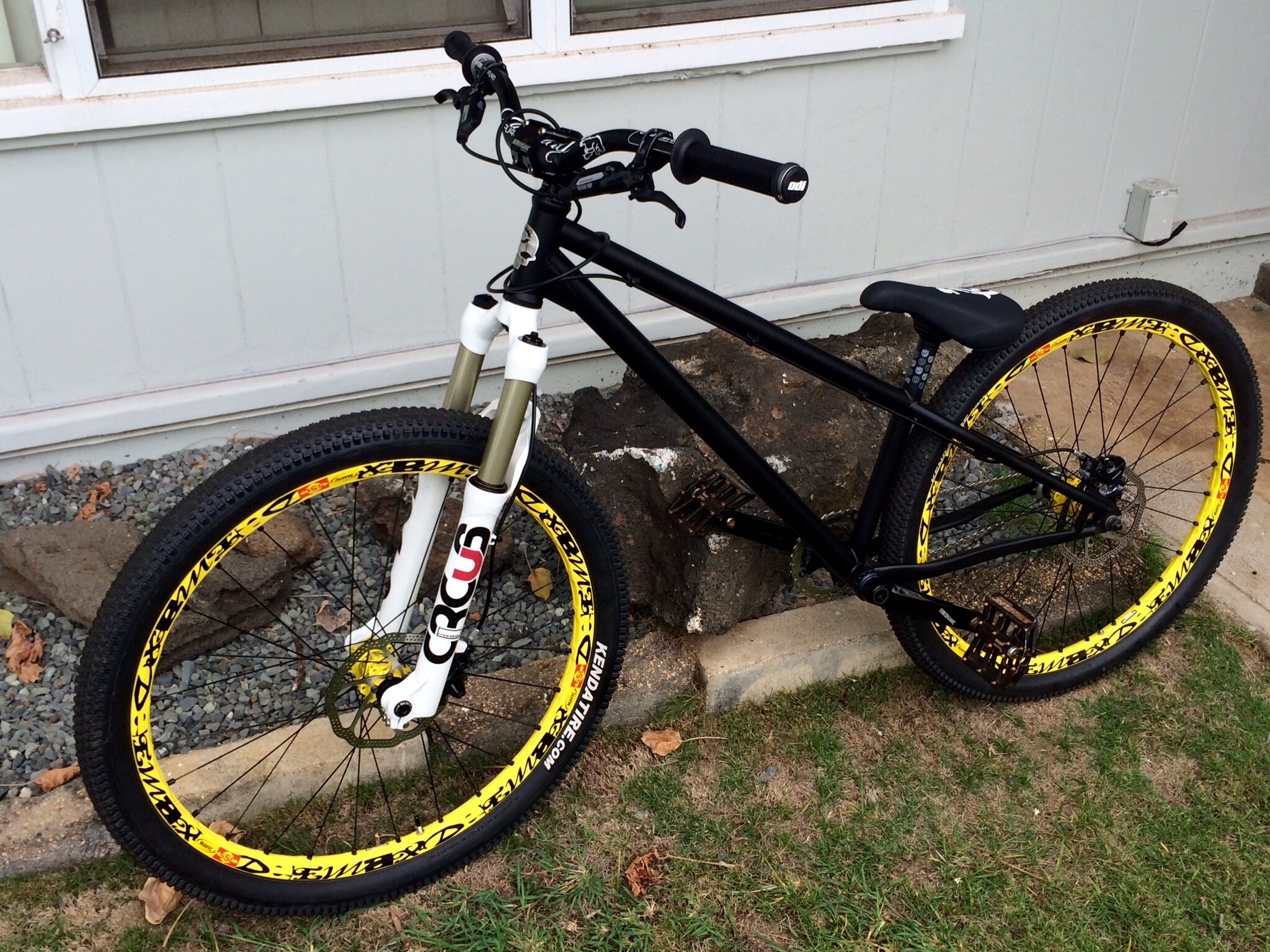 Canfield bros DJ - Banshee956c's Bike Check - Vital MTB