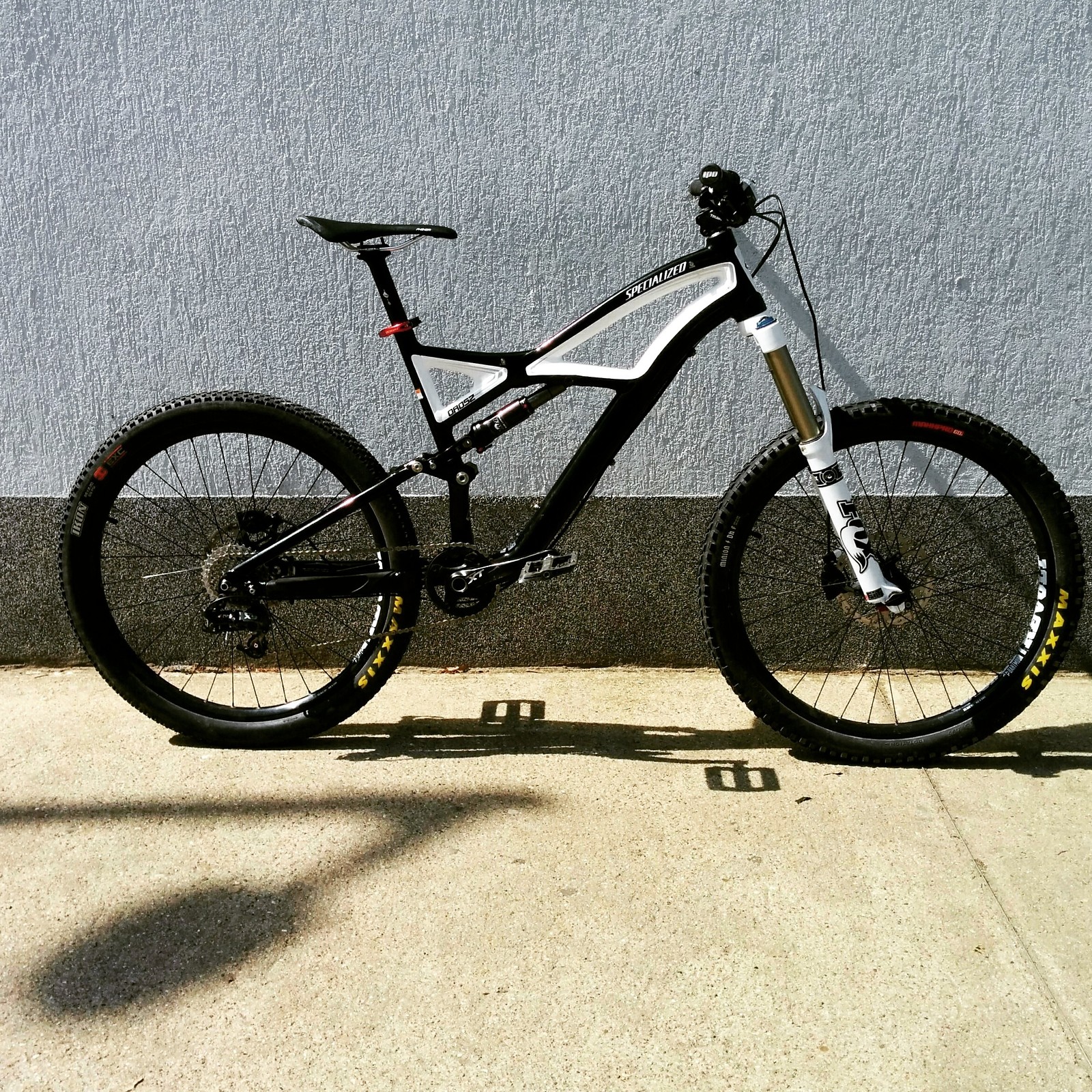 Specialized Enduro custom - bence9753's Bike Check - Vital MTB