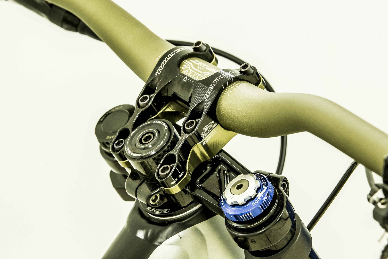 Ti-Springs.com Specialized Demo 8 - tisprings's Bike Check - Vital MTB