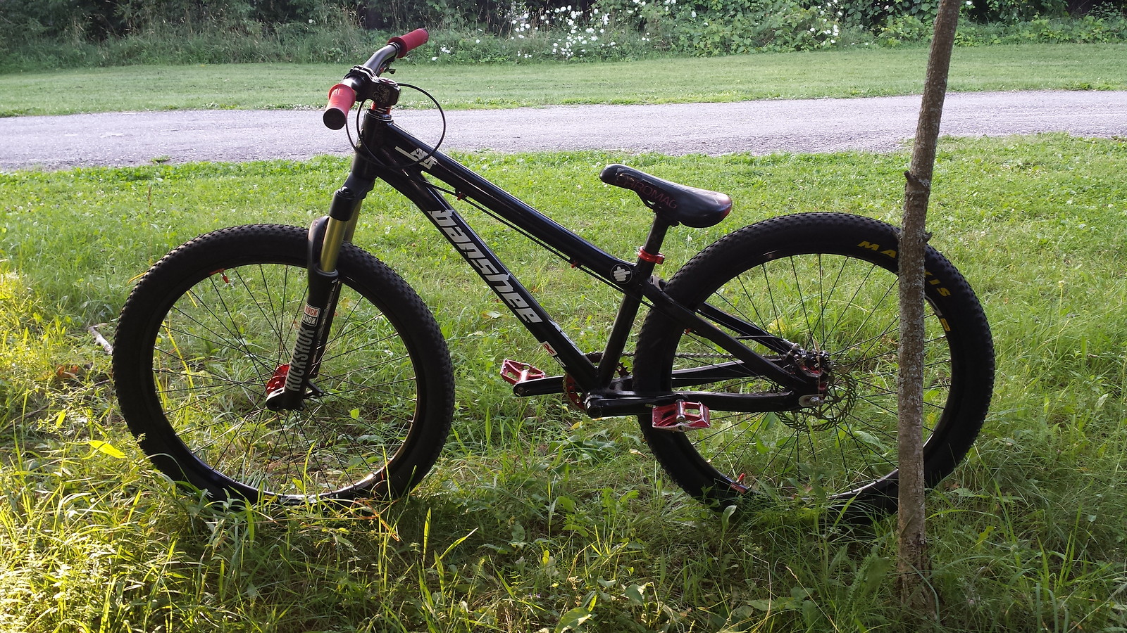 Total sports the bike shop's Banshee Amp 2013 chromag build ...