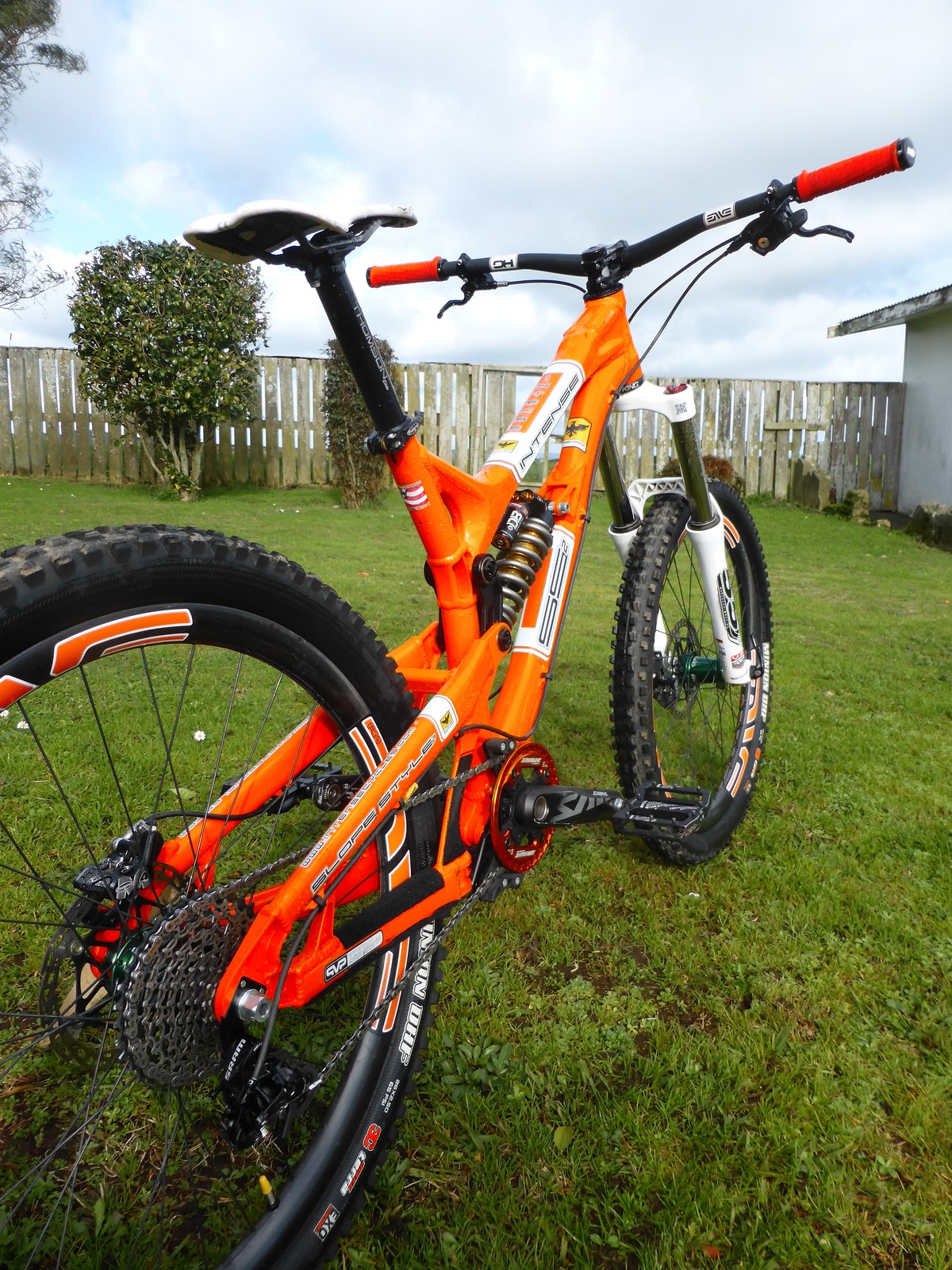 Intense SS2 - Orange is the SuperFruit! - ThatBikeGuy's Bike Check ...