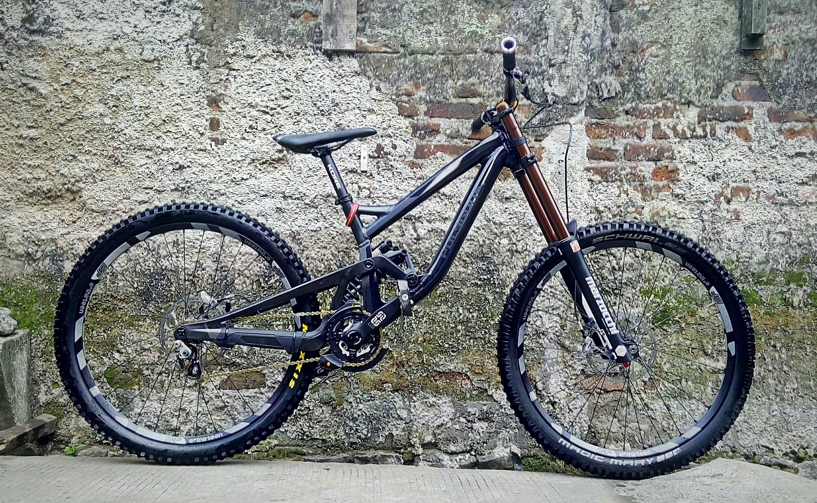 polygon collosus dh9 "BAT BIKE" inspired by batman bat mobile - adirint ...