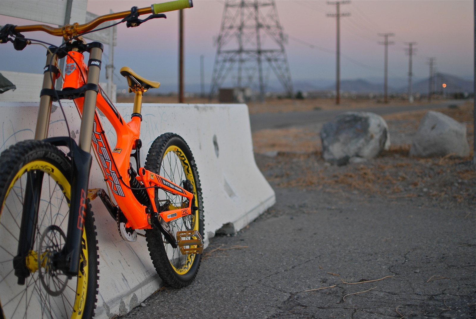 INTENSE M9 FRO : ORANGE IS THE NEW BLACK - DJCARY's Bike Check - Vital MTB