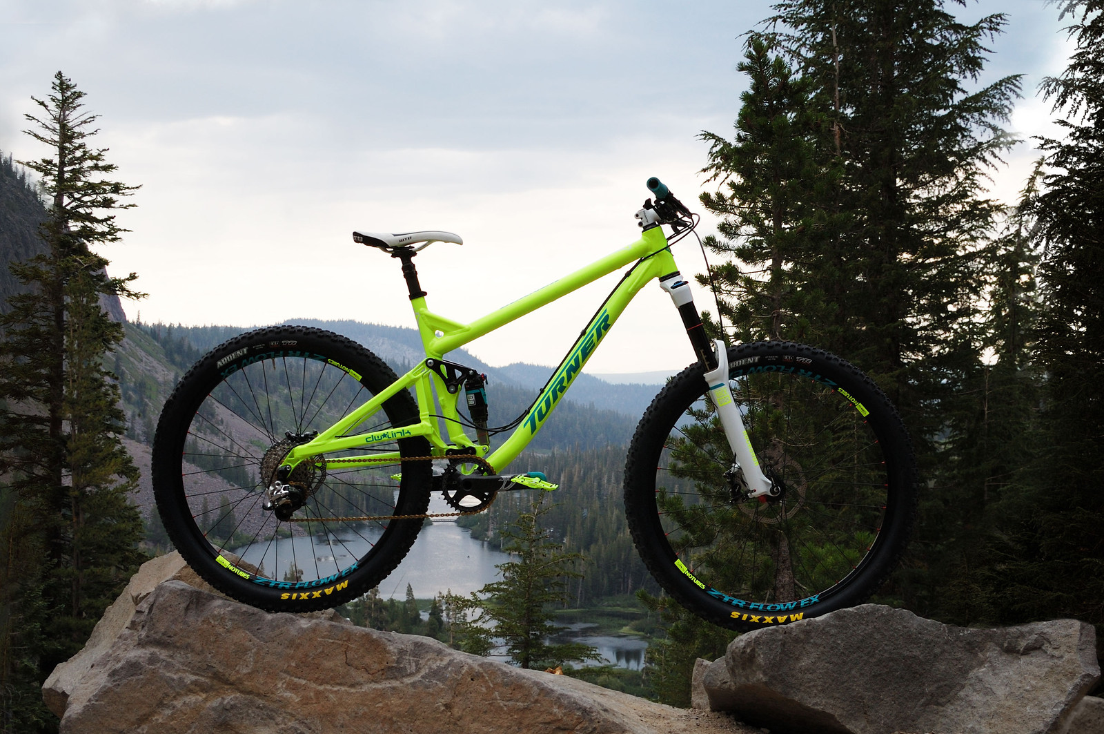 Flo-Yellow Turner Burner - decayxxx's Bike Check - Vital MTB