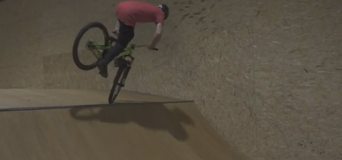 How To Foot Jam with Sam Pilgrim - 970biking - Mountain Biking Videos ...