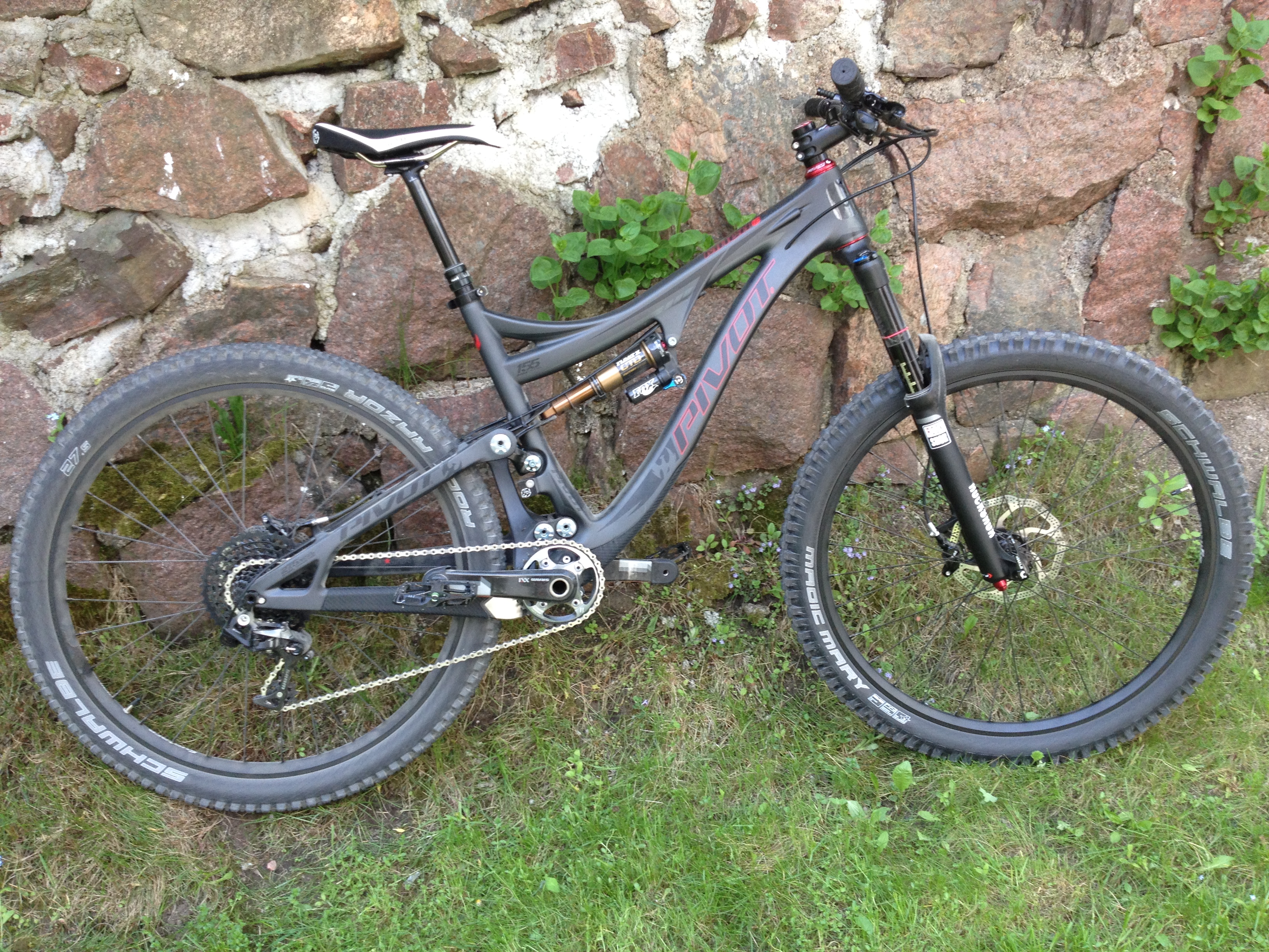 Pivot Mach 6 Carbon Stealth - simonprosser's Bike Check - Vital MTB