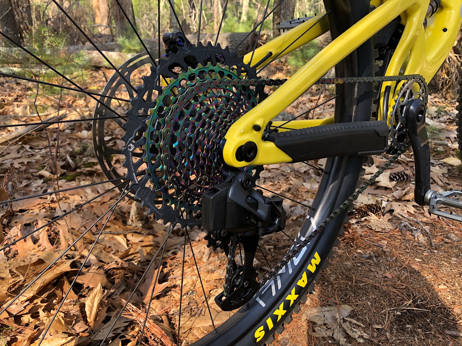 Custom Amarillo Yellow Santa Cruz Megatower - trail_rider's Bike Check ...