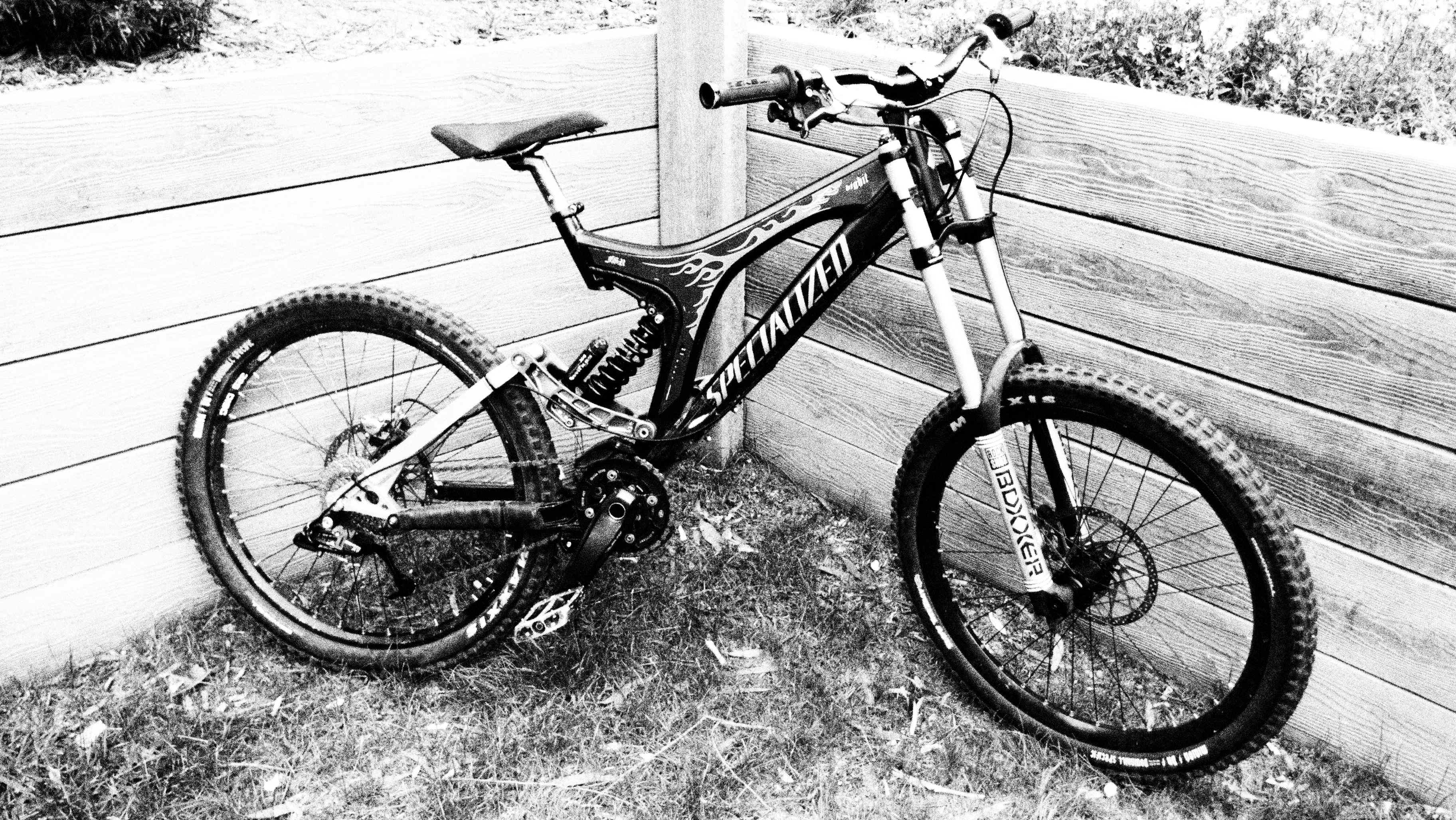 05 Specialized Big Hit - AdrianJD's Bike Check - Vital MTB