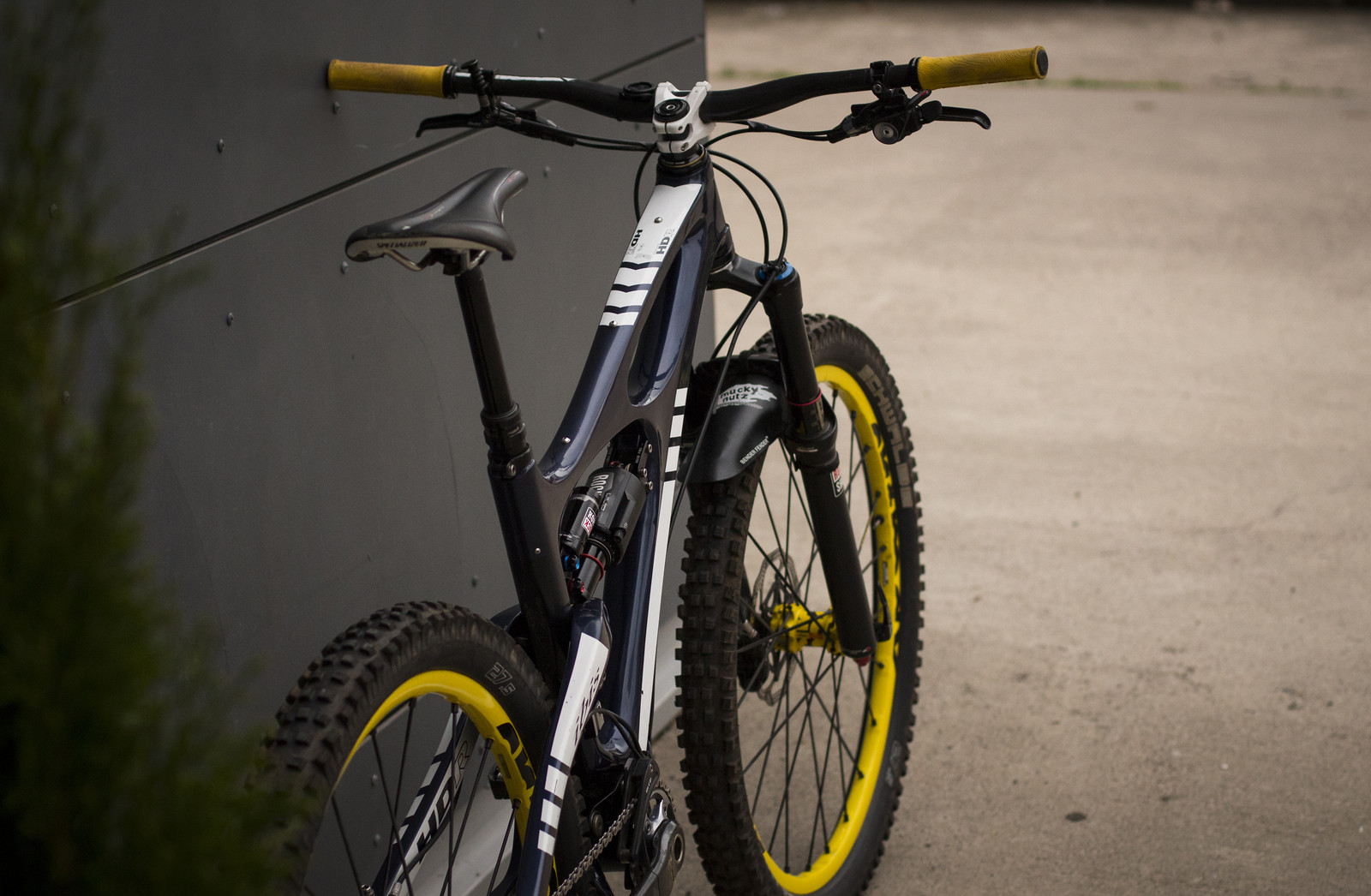Custom build Ibis Mojo HDR 650B - ibischick's Bike Check - Vital MTB
