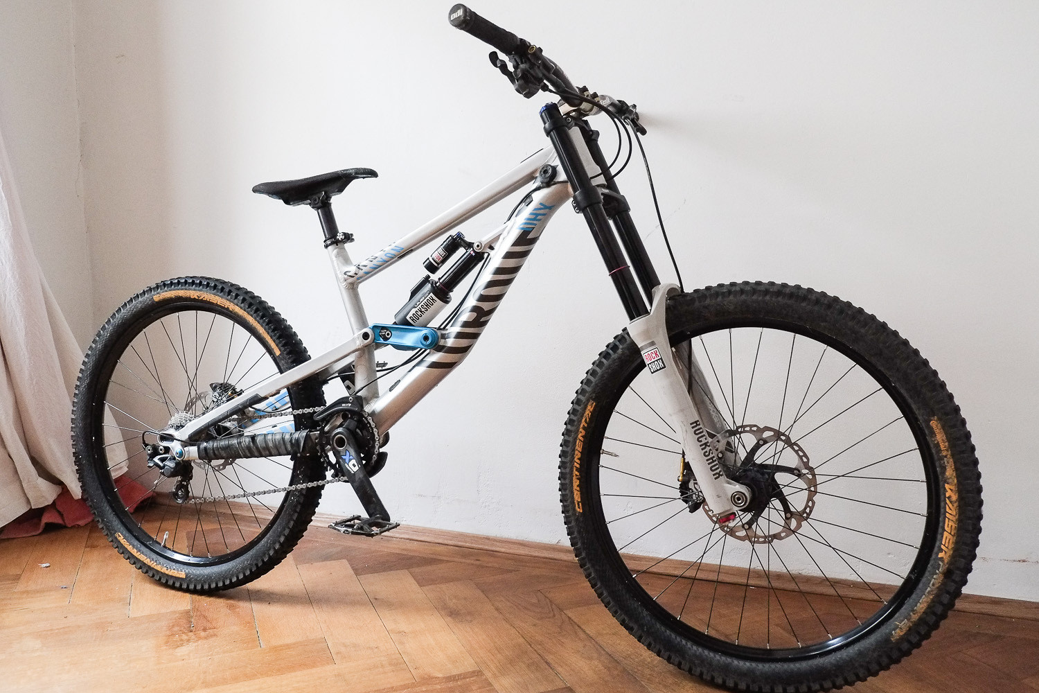 No frills, lightweight - Canyon Torque DHX '14 - Serge-W's Bike Check ...