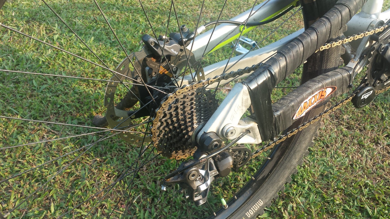 Agang Ninja DH 2014 - Exedos's Bike Check - Vital MTB