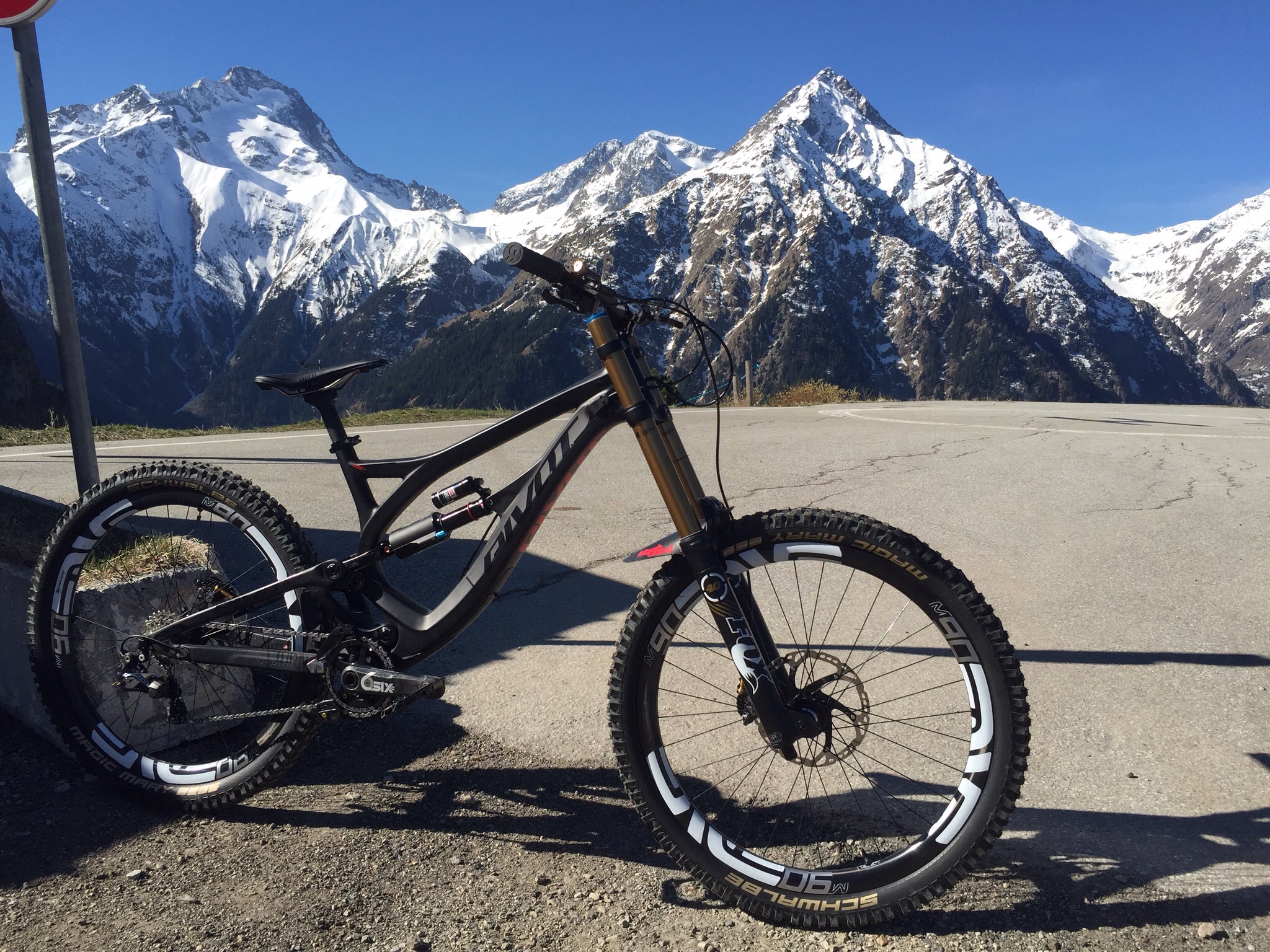 Pivot Phénix DH carbone - julienkox's Bike Check - Vital MTB