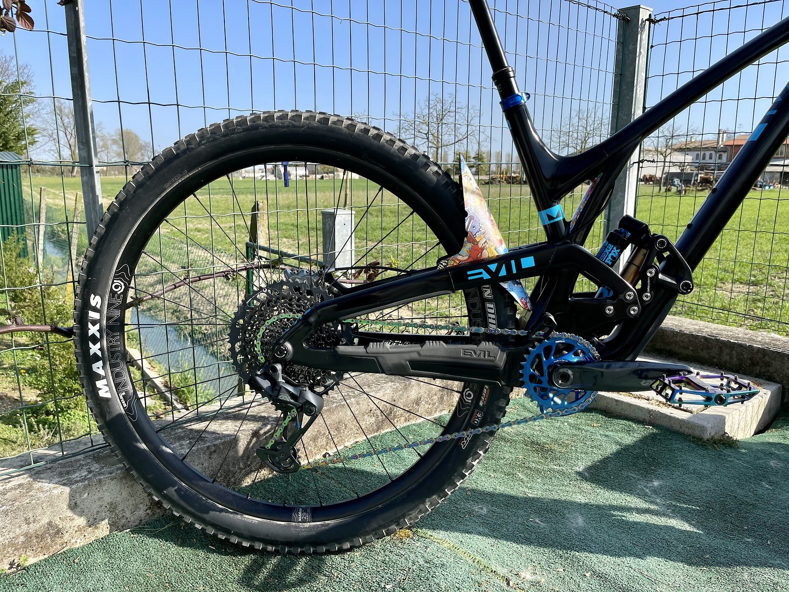 Evil The Offering V2 2021 - NicoZesty96's Bike Check - Vital MTB
