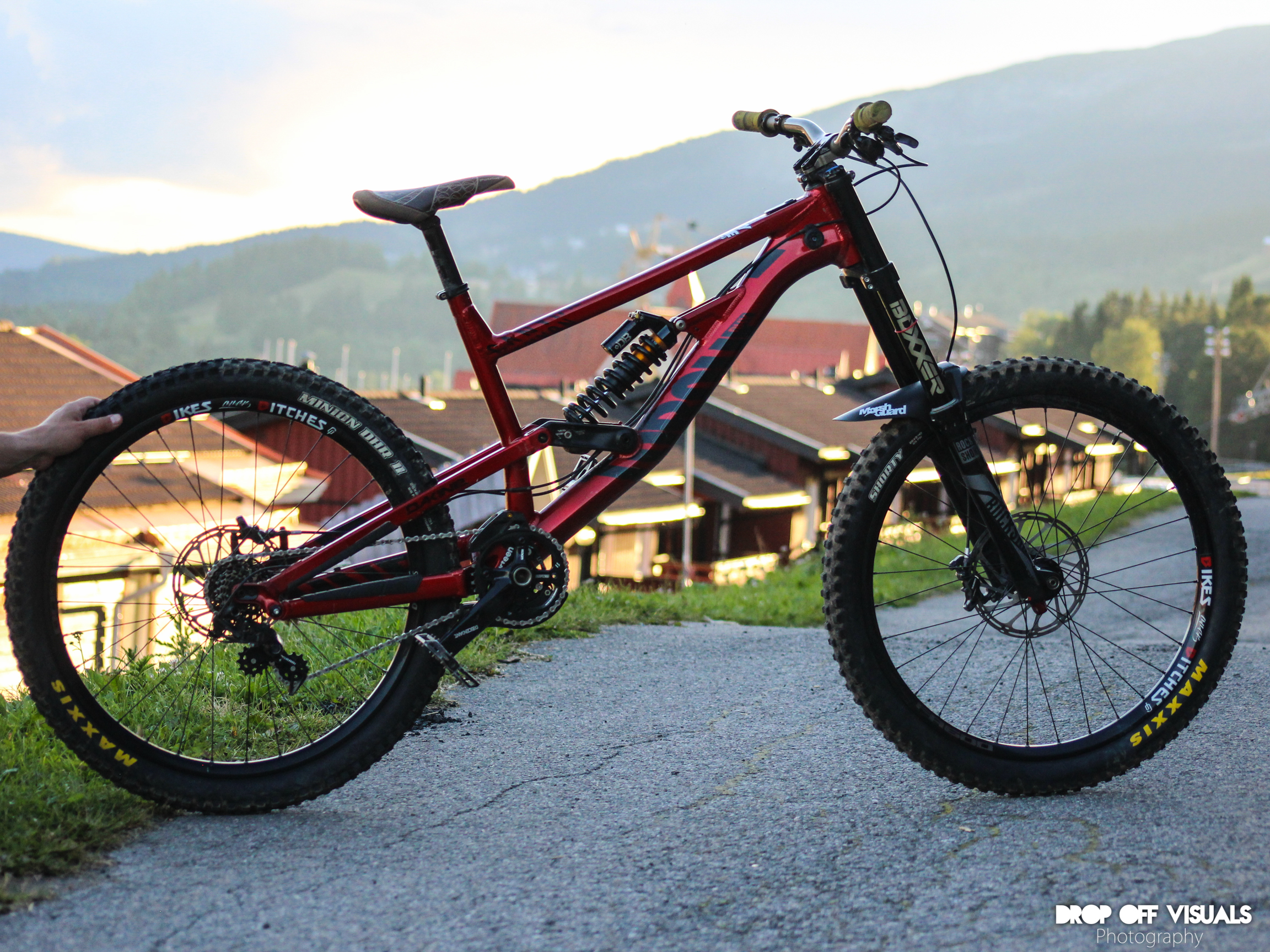 Canyon Torque DHX - Juuz0's Bike Check - Vital MTB