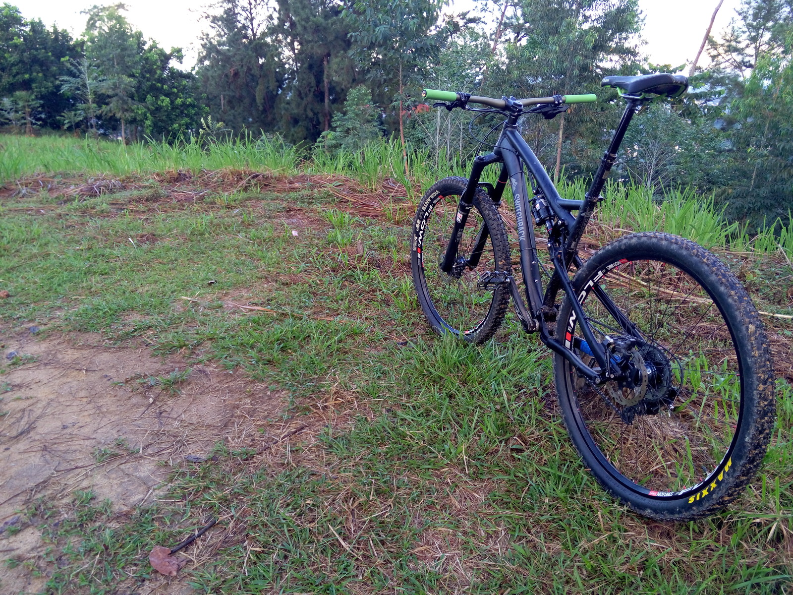 SWITCHBACK Unveil 9 - nahcism's Bike Check - Vital MTB