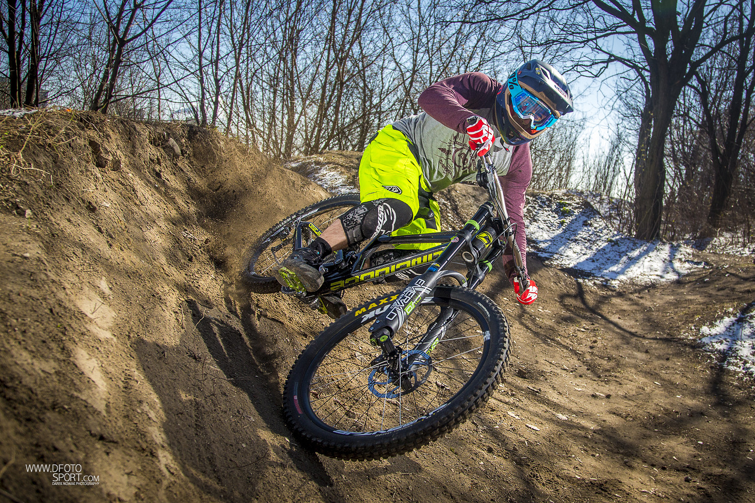 Bomb at the berm - Gabriel - Mountain Biking Pictures - Vital MTB