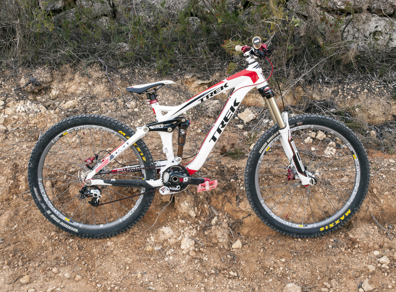 Trek Scratch Mini DH - Juanvi Muñoz's Bike Check - Vital MTB