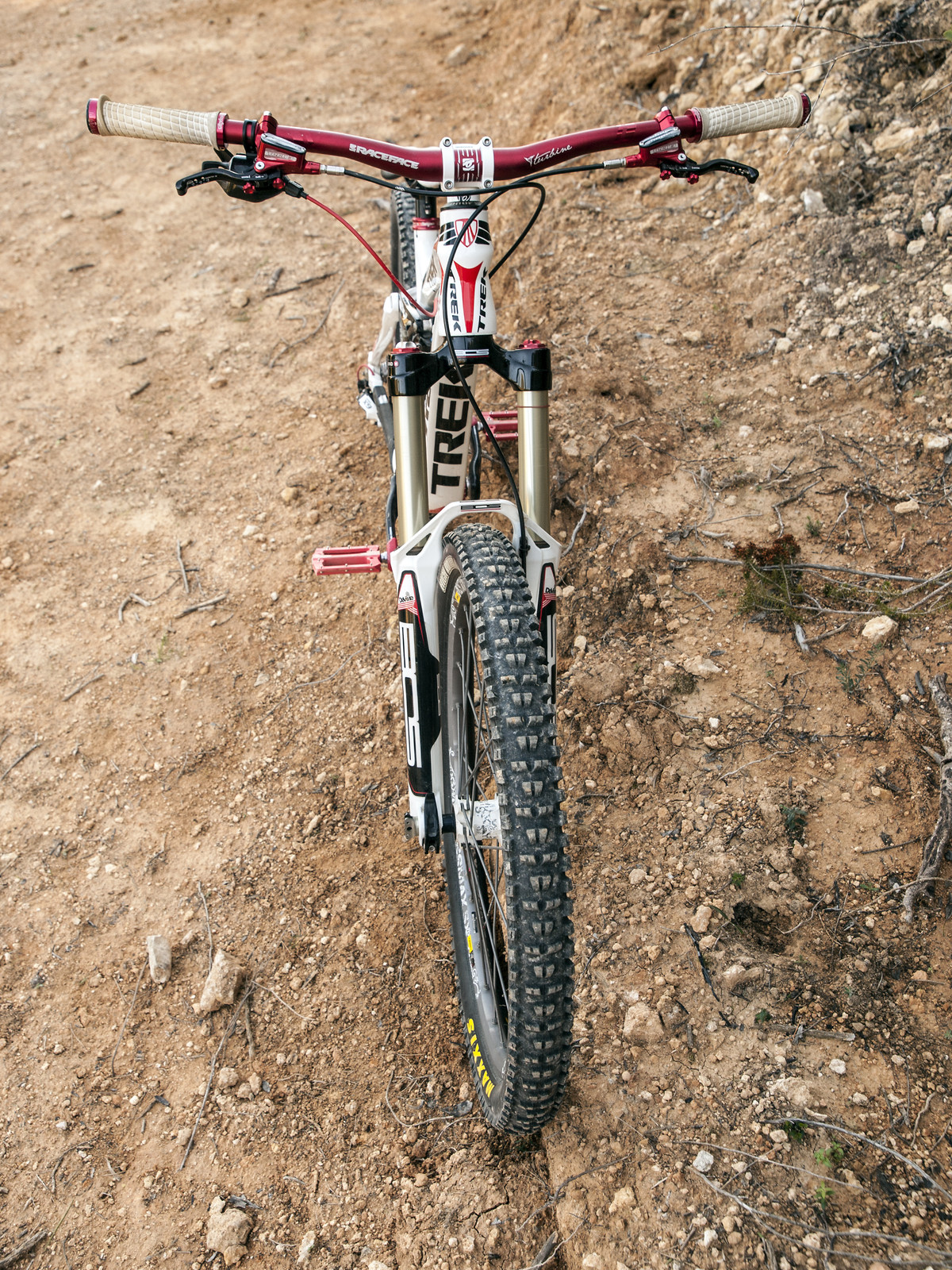 Trek Scratch Mini DH - Juanvi Muñoz's Bike Check - Vital MTB