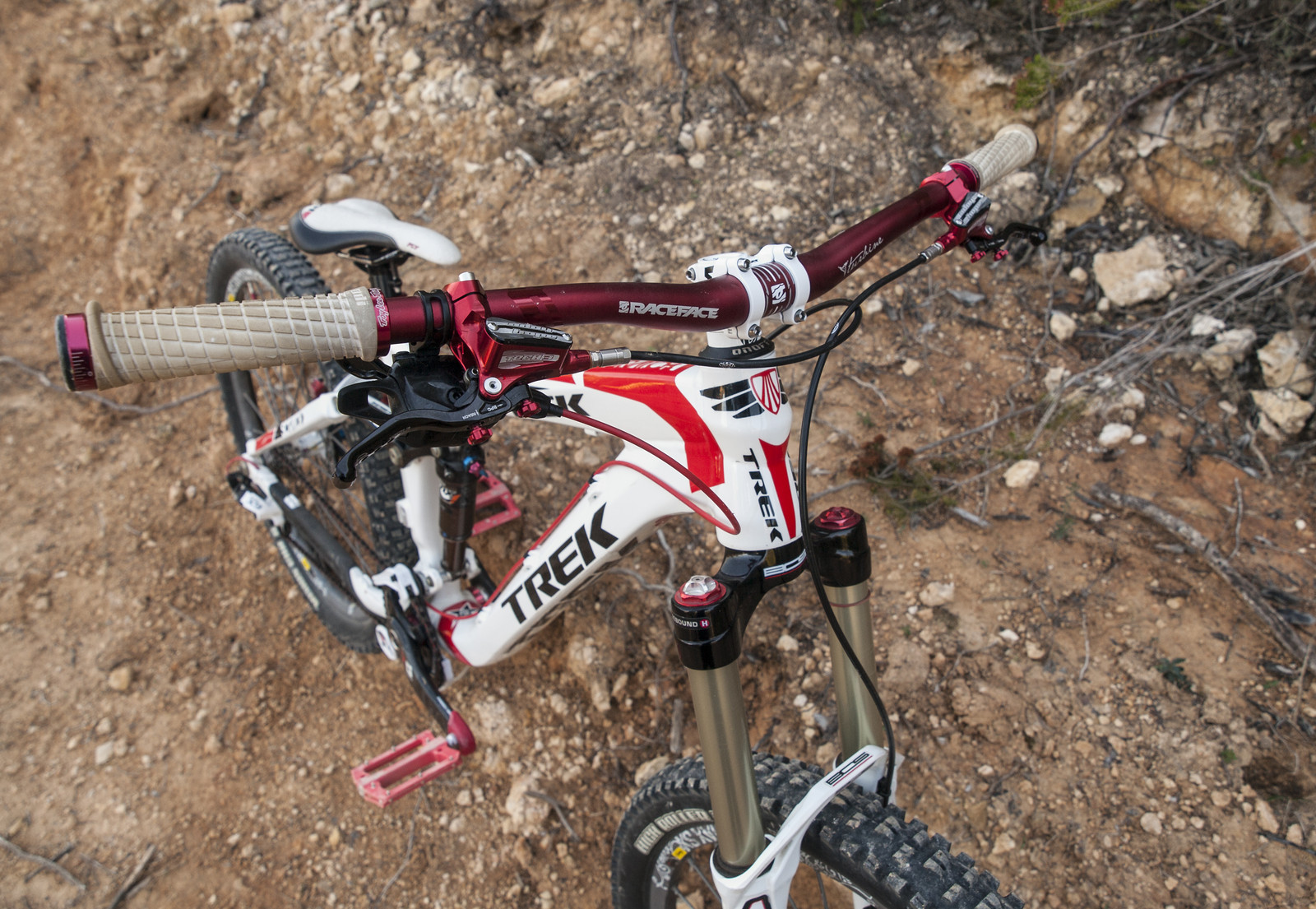 Trek Scratch Mini DH - Juanvi Muñoz's Bike Check - Vital MTB