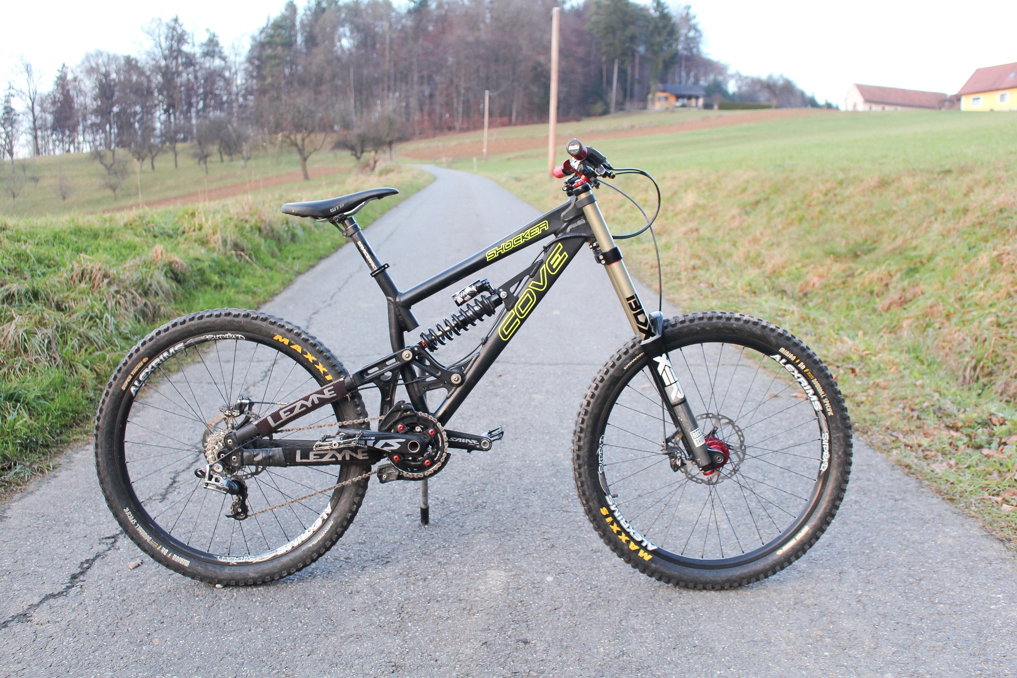 Cove Shocker - renest's Bike Check - Vital MTB