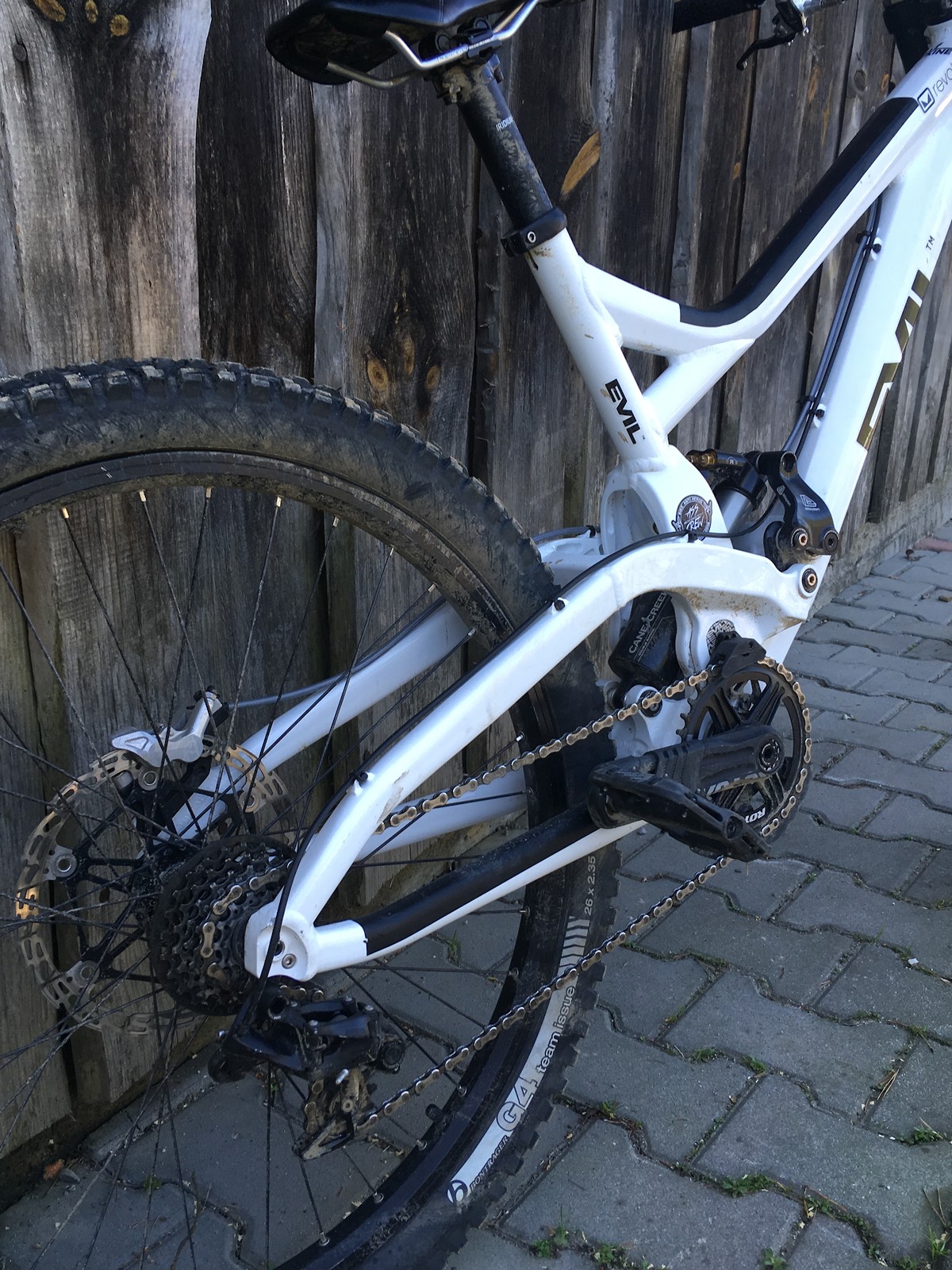 Freeride Bastard- 2010 Evil Revolt - Inspiron's Bike Check - Vital MTB