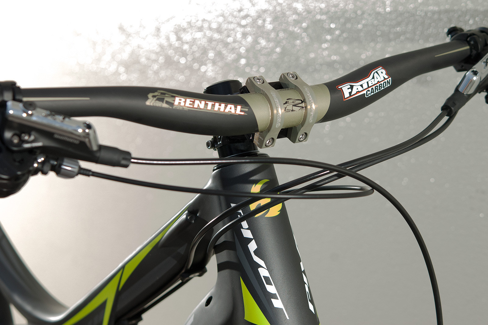 2015 Pivot Mach 6 - ASSMOSIS's Bike Check - Vital MTB