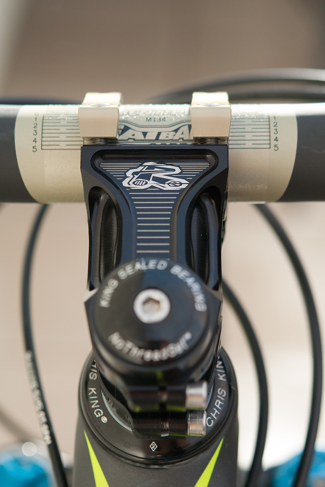 2015 Pivot Mach 6 - ASSMOSIS's Bike Check - Vital MTB