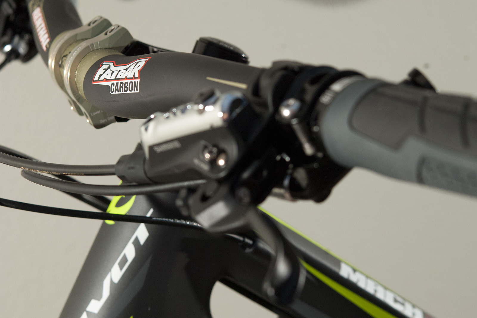 2015 Pivot Mach 6 - ASSMOSIS's Bike Check - Vital MTB