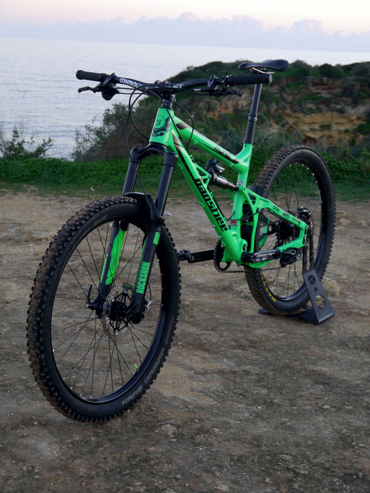 Banshee Rune V2 2014 - AMAddict Edition - nunonobrega's Bike Check ...