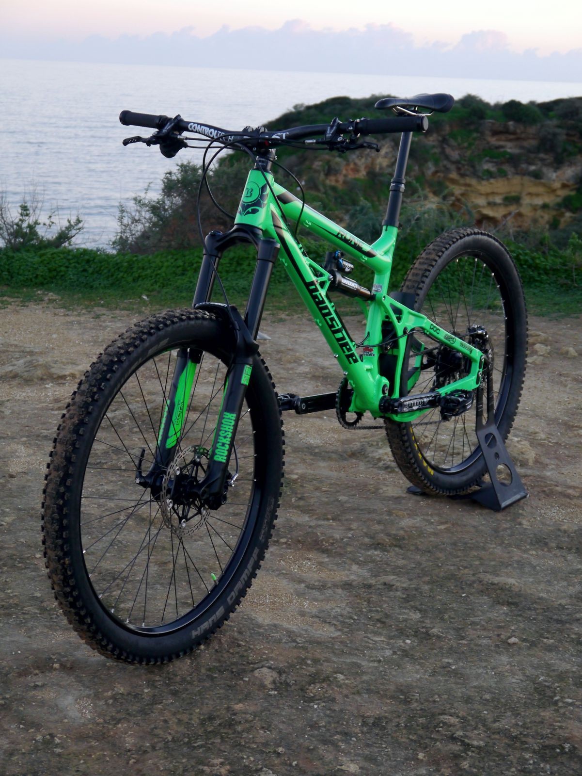 Banshee Rune V2 2014 - AMAddict Edition - nunonobrega's Bike Check ...