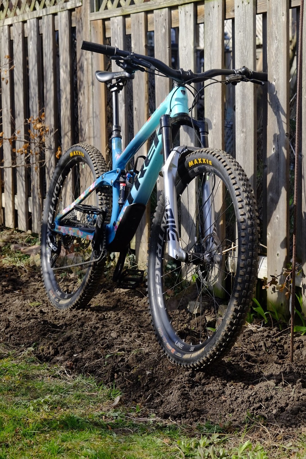Flower Fuel (Trek Fuel EX Carbon Custom) - Masjo's Bike Check - Vital MTB