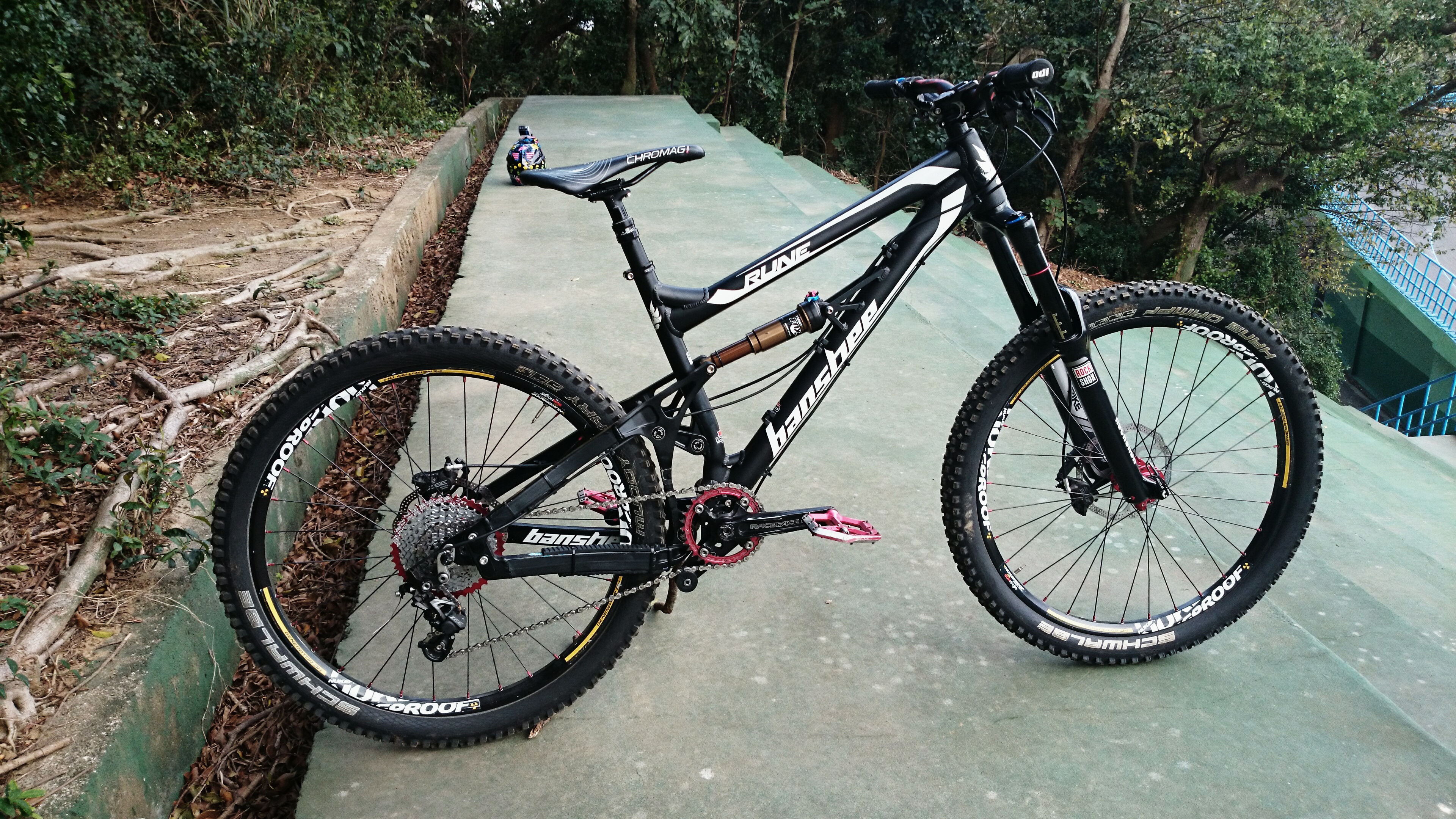 Banshee Rune V2 Black - Roy Patient's Bike Check - Vital MTB