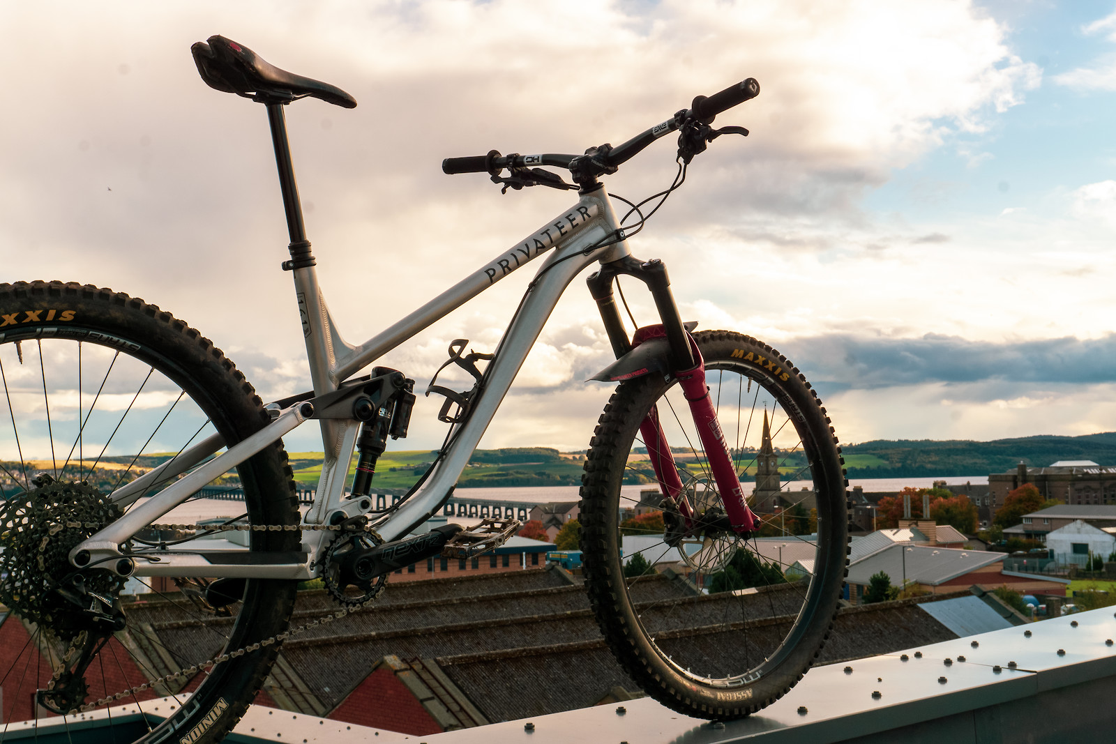 Privateer 161 Custom - Camber's Bike Check - Vital MTB