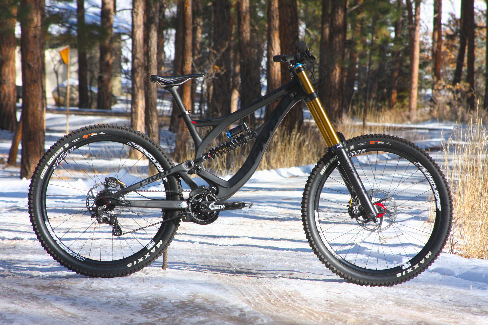 Ninja Edition: 2015 Pivot Phoenix Carbon DH 27.5 - steezygiese765's ...