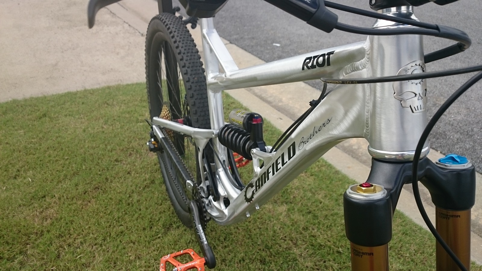 Canfield Riot 29er - Colin+M's Bike Check - Vital MTB