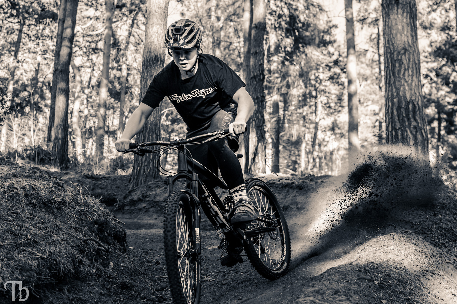 Sam Eadie - tombaines - Mountain Biking Pictures - Vital MTB