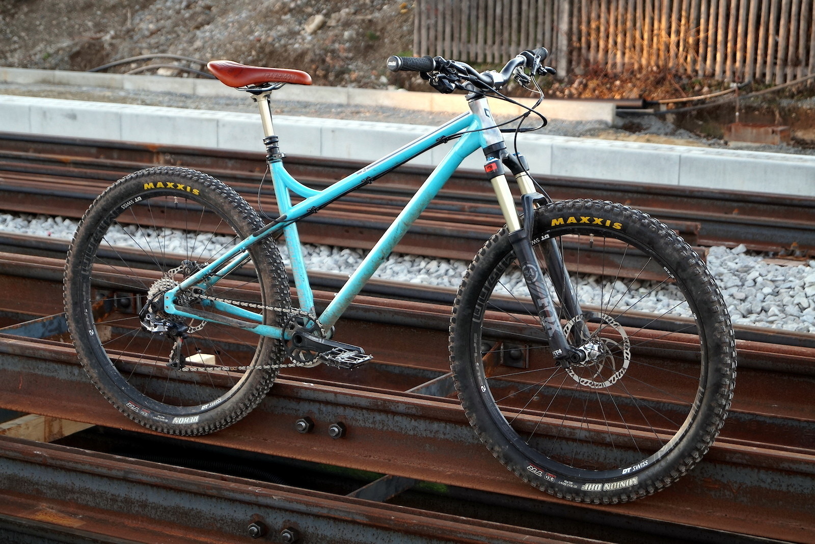 Production Privee Shan - pyromaniac's Bike Check - Vital MTB