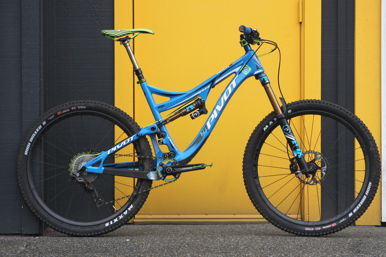 Greg's 2015 Pivot Mach 6 - bikesale's Bike Check - Vital MTB