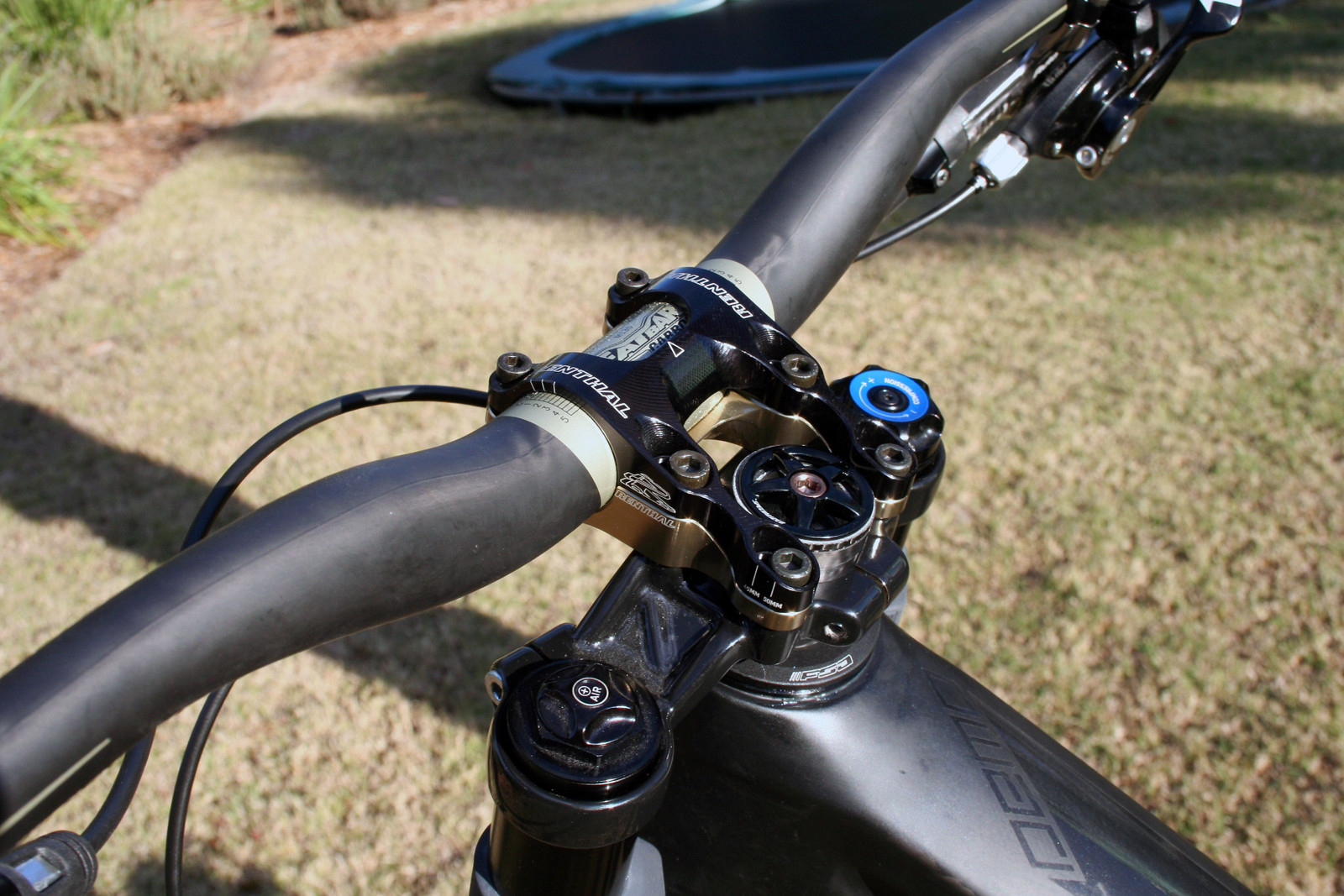 2015 S-works Demo 8 - tk2's Bike Check - Vital MTB