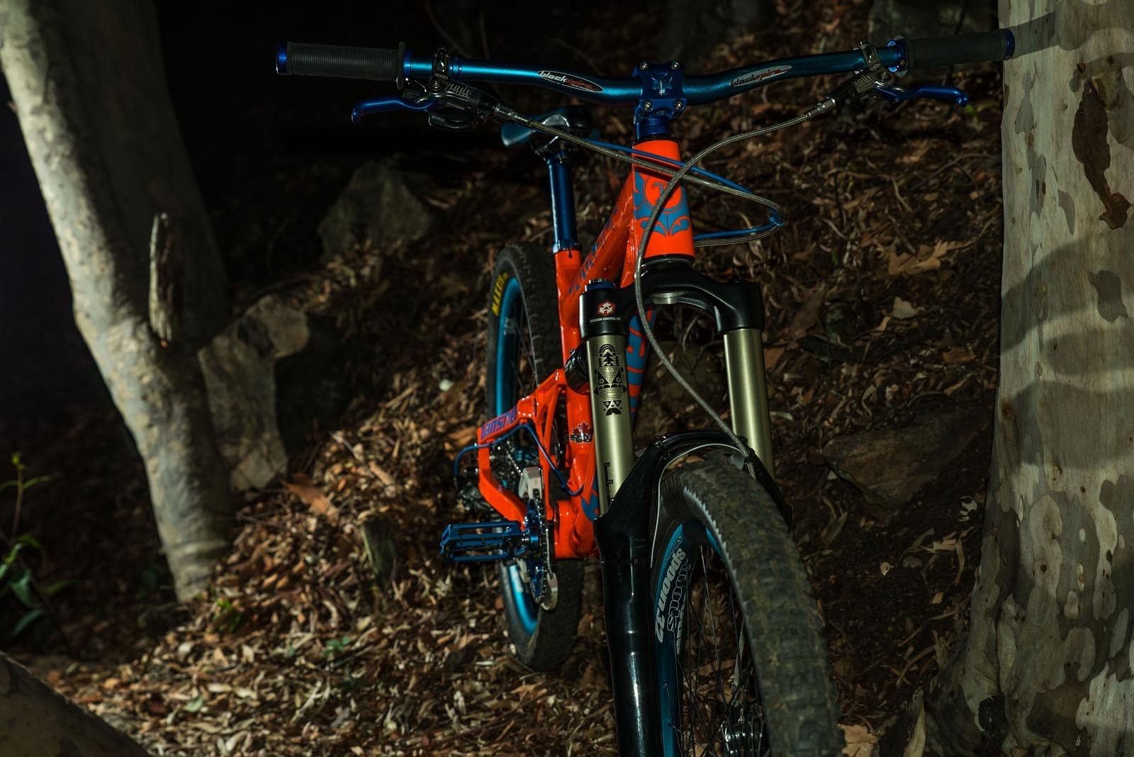 Banshee Darkside 2015 Orange - ChrisPearton's Bike Check - Vital MTB