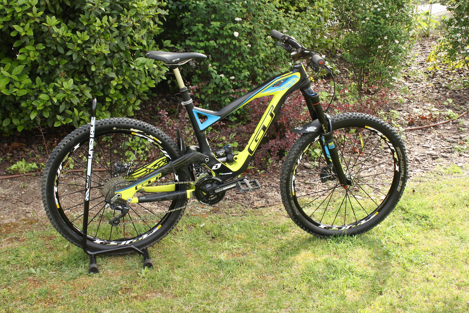 GT Force Carbon Expert X - Kapoa's Bike Check - Vital MTB
